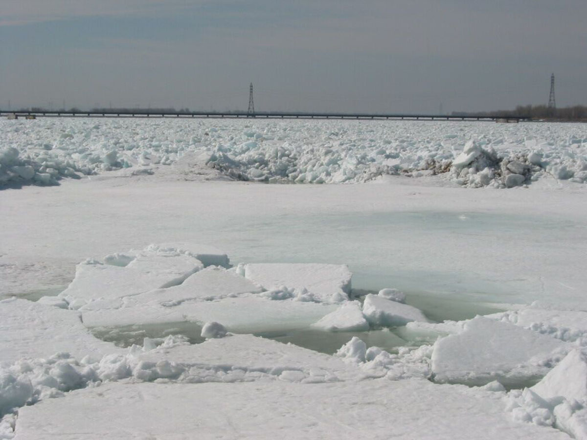 Ice Control Booms at Beauharnois Canal | Geniglace