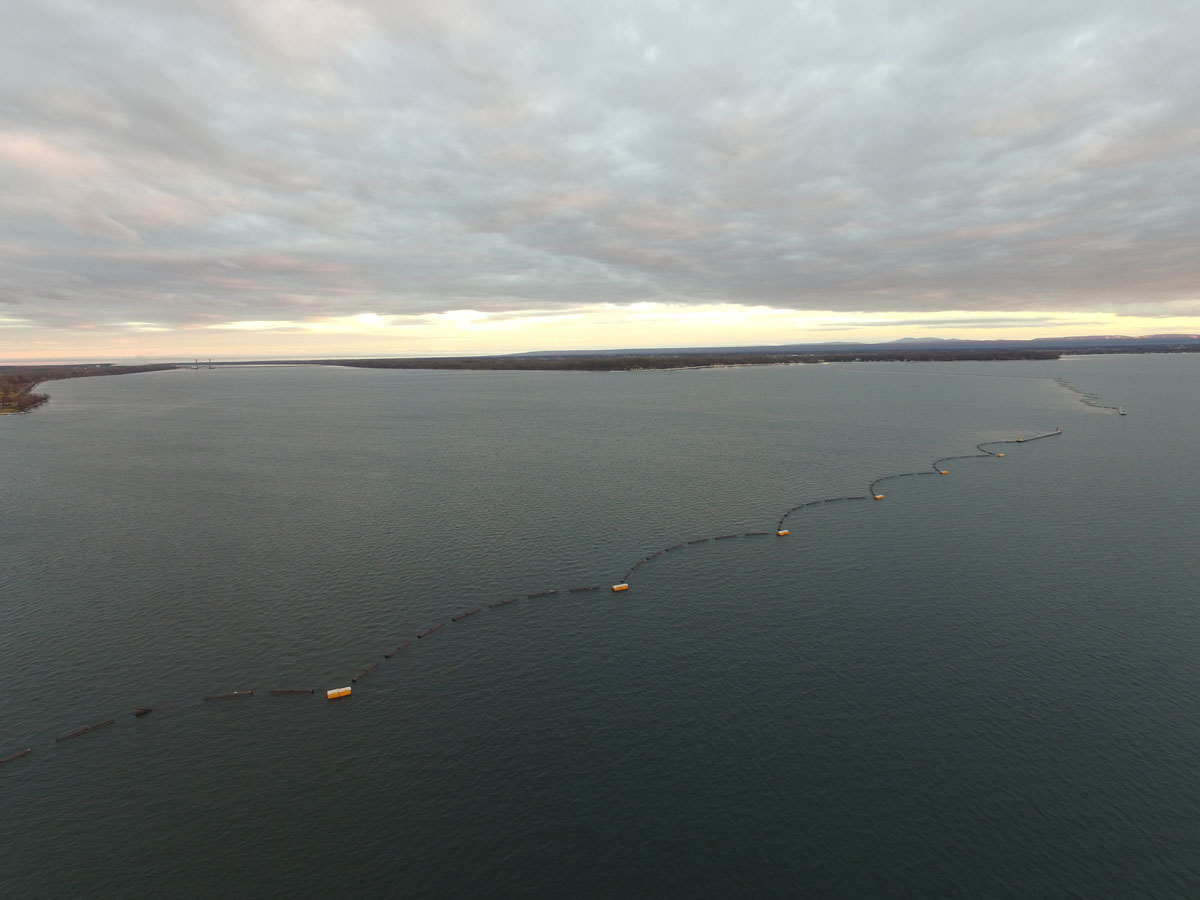 Ice Control Booms at Beauharnois Canal | Geniglace