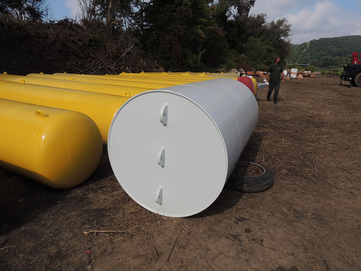 Pontoon, Buoy and Ice Boom in Oil City | Geniglace